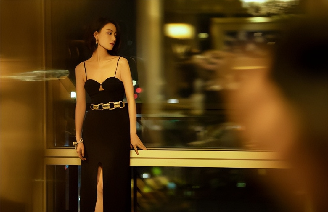 Ni Ni's dress is so beautiful! Good figure, better clothes, gentle ...