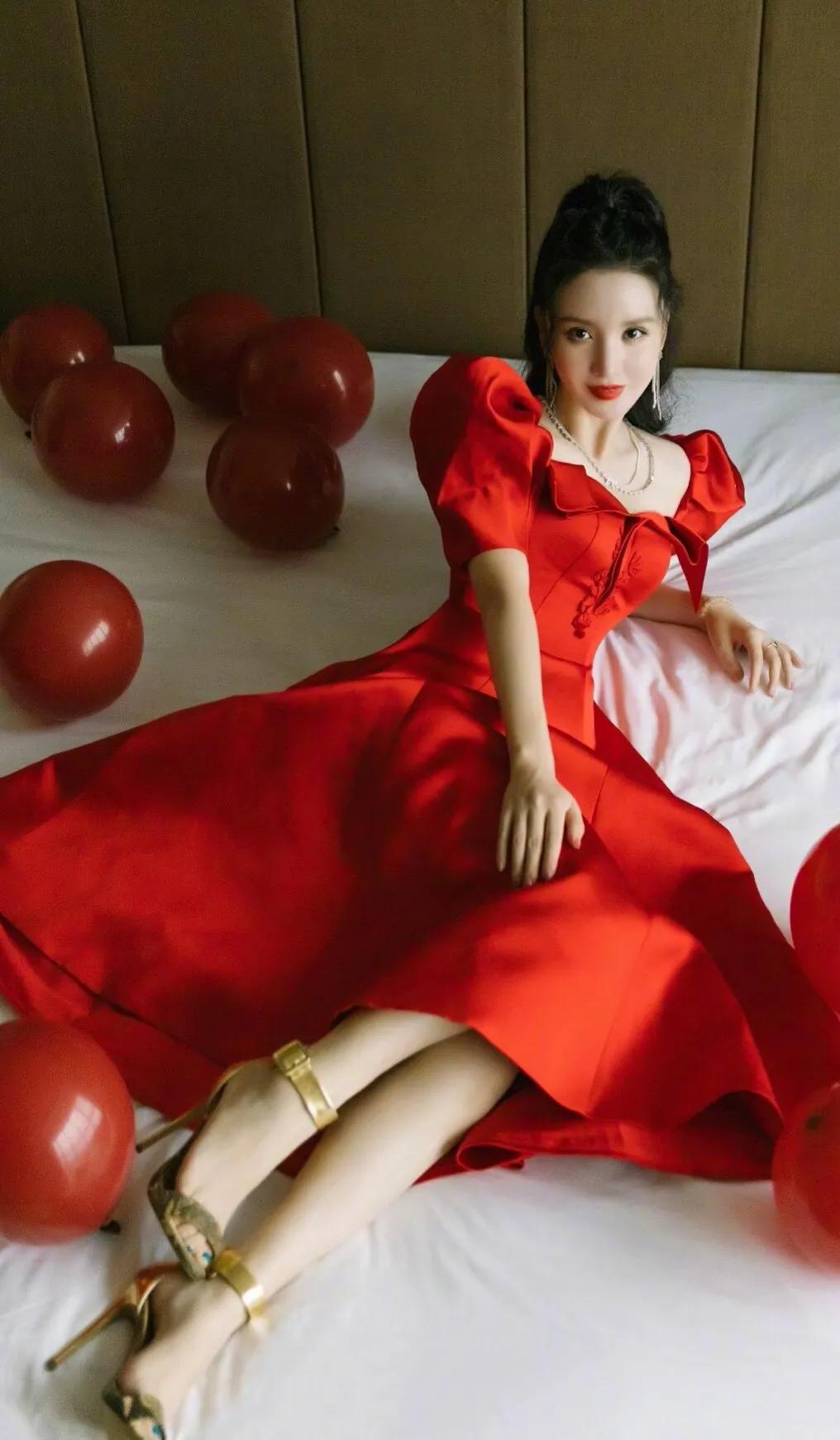 Zhang Meng (Alina Zhang) was born on March 6, 1981 in Heping District ...