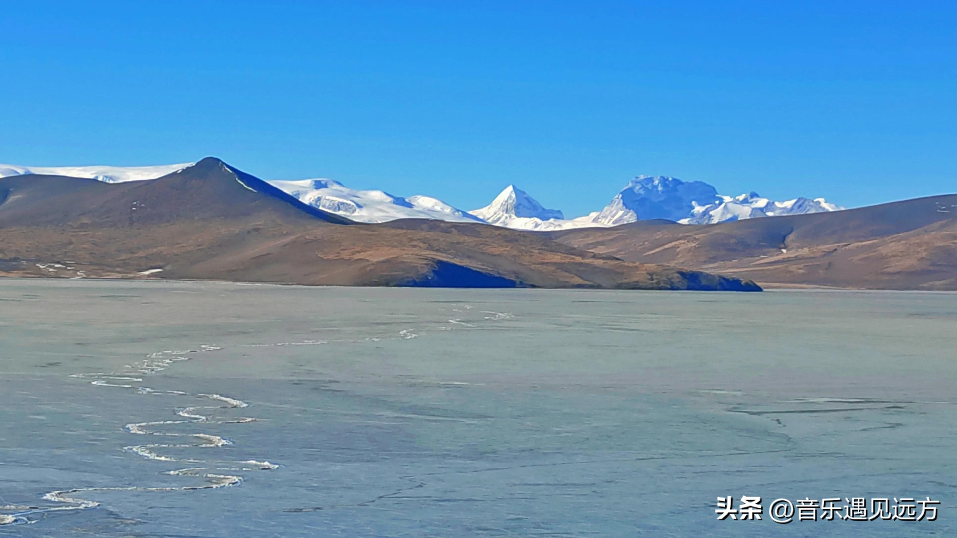 Shannan, Tibet, the beautiful girl in the embrace of Kula Gangri Snow ...