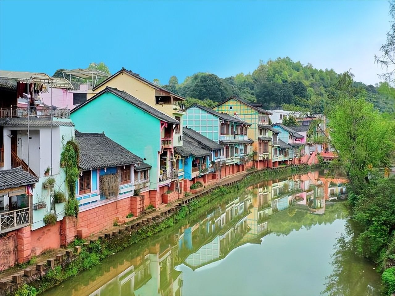 There is an "underestimated" town around Chengdu, which is colorful ...