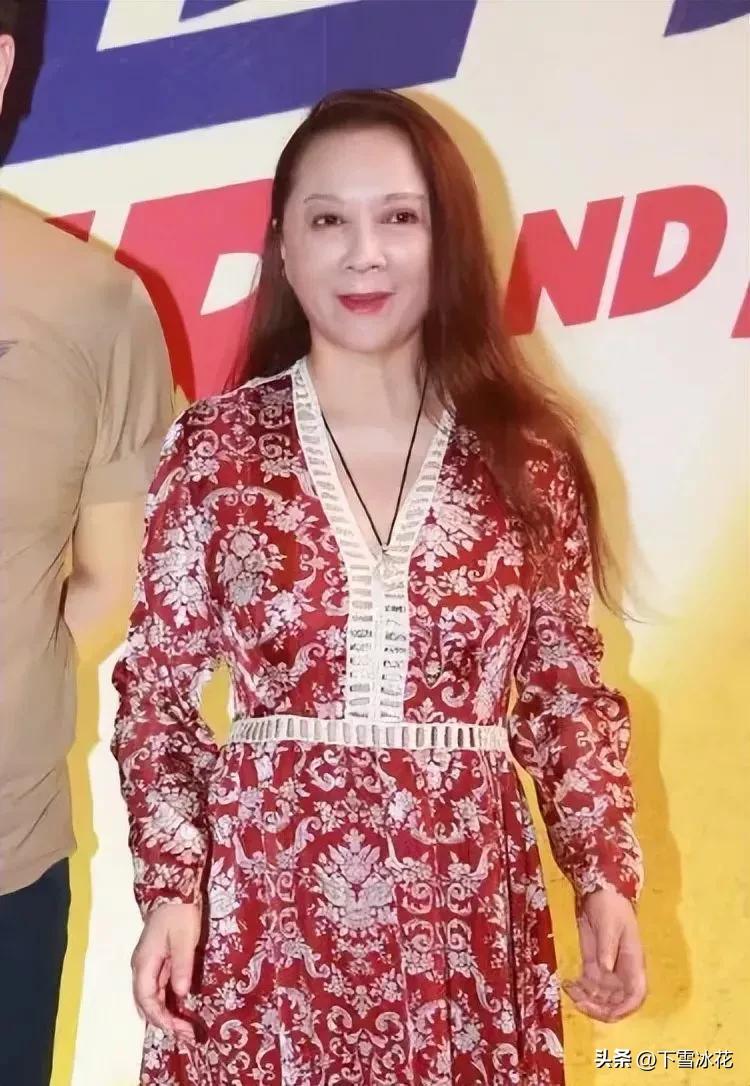 Cai Ming is almost 70 and still loves to toss. Plastic surgery bumped ...