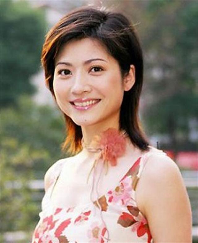 Famous host Ji Xueping married a wealthy husband happily, a daughter ...