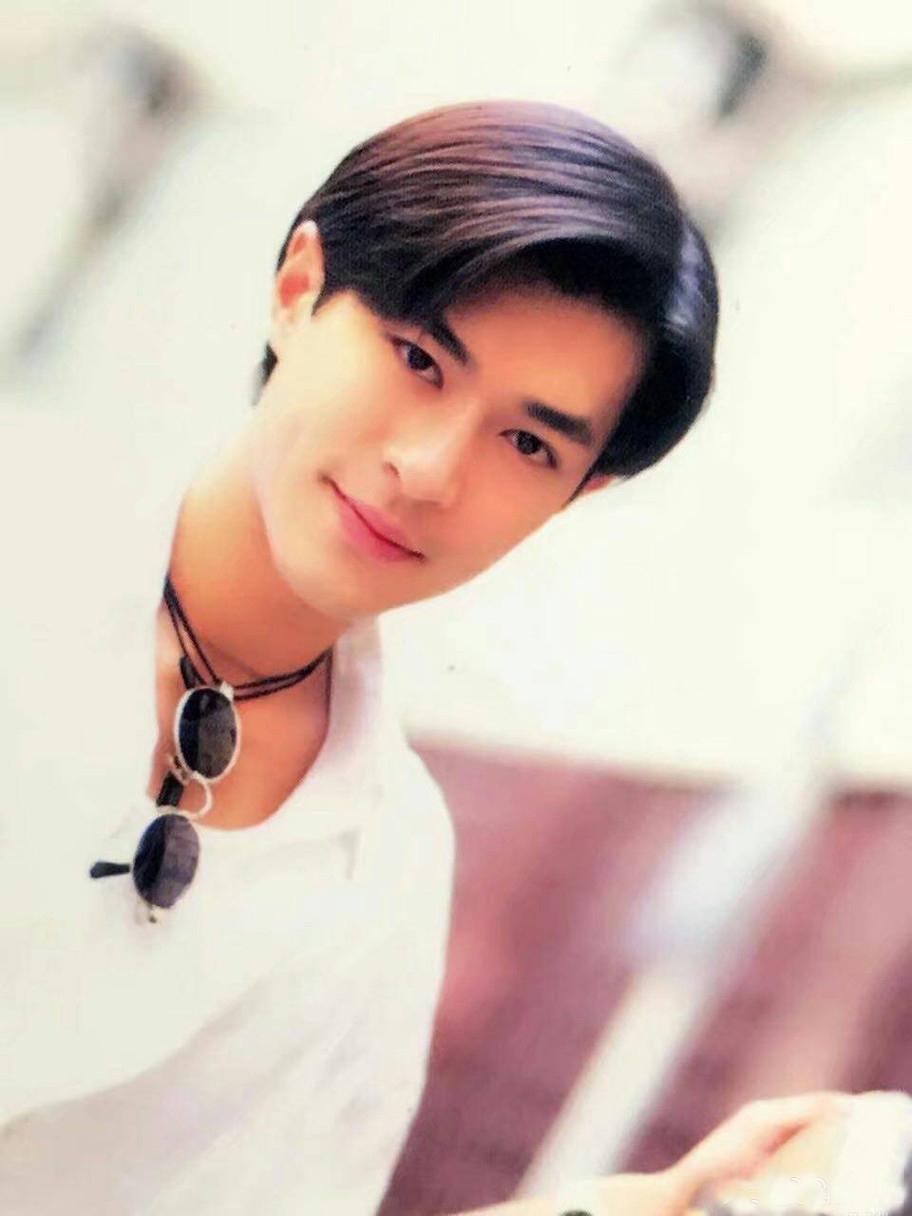 Once you see Bai Gu, you will be mistaken for a lifetime!The beauty of ...