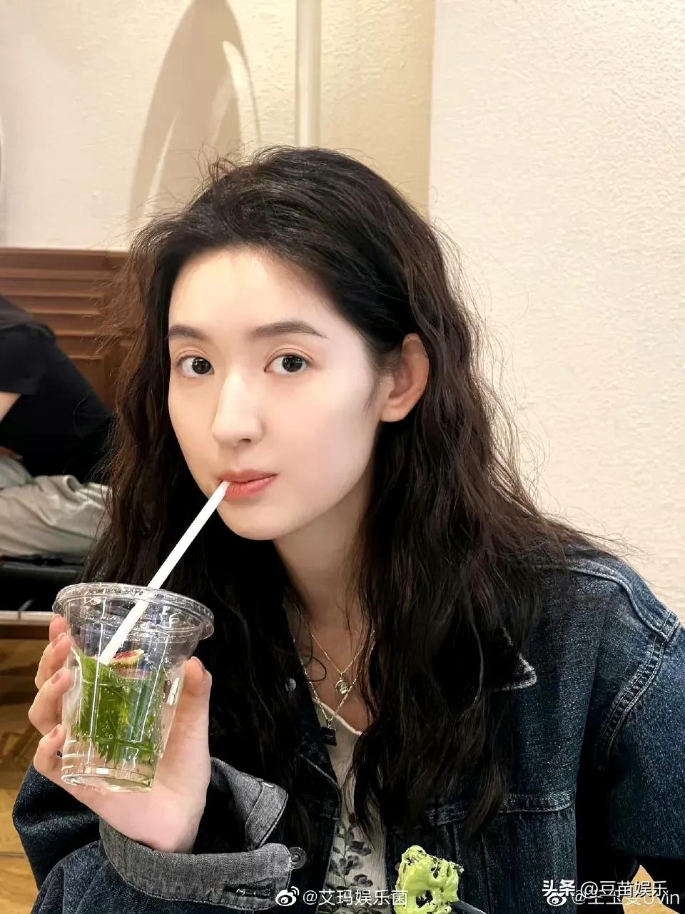 Yang Jue and Wang Yuwen's love affair is exposed, who would not envy such a sweet love - iNEWS