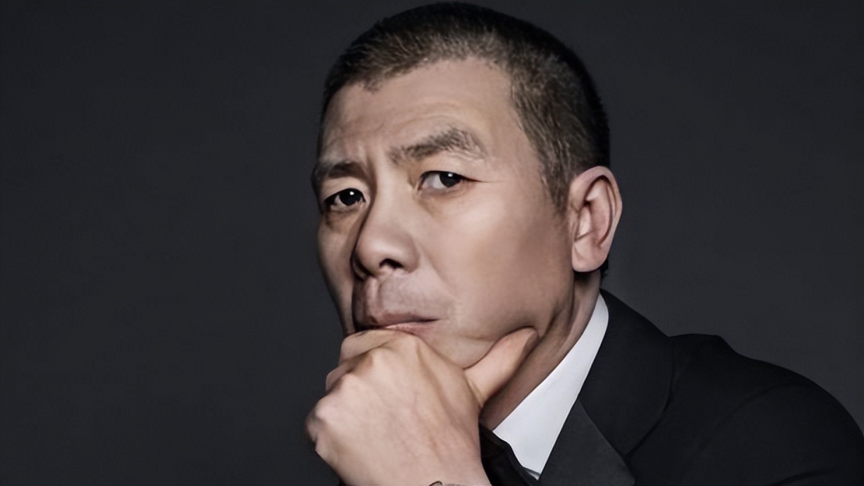 Feng Xiaogang's Vitiligo Disappeared in 17 Years! The appearance of the ...