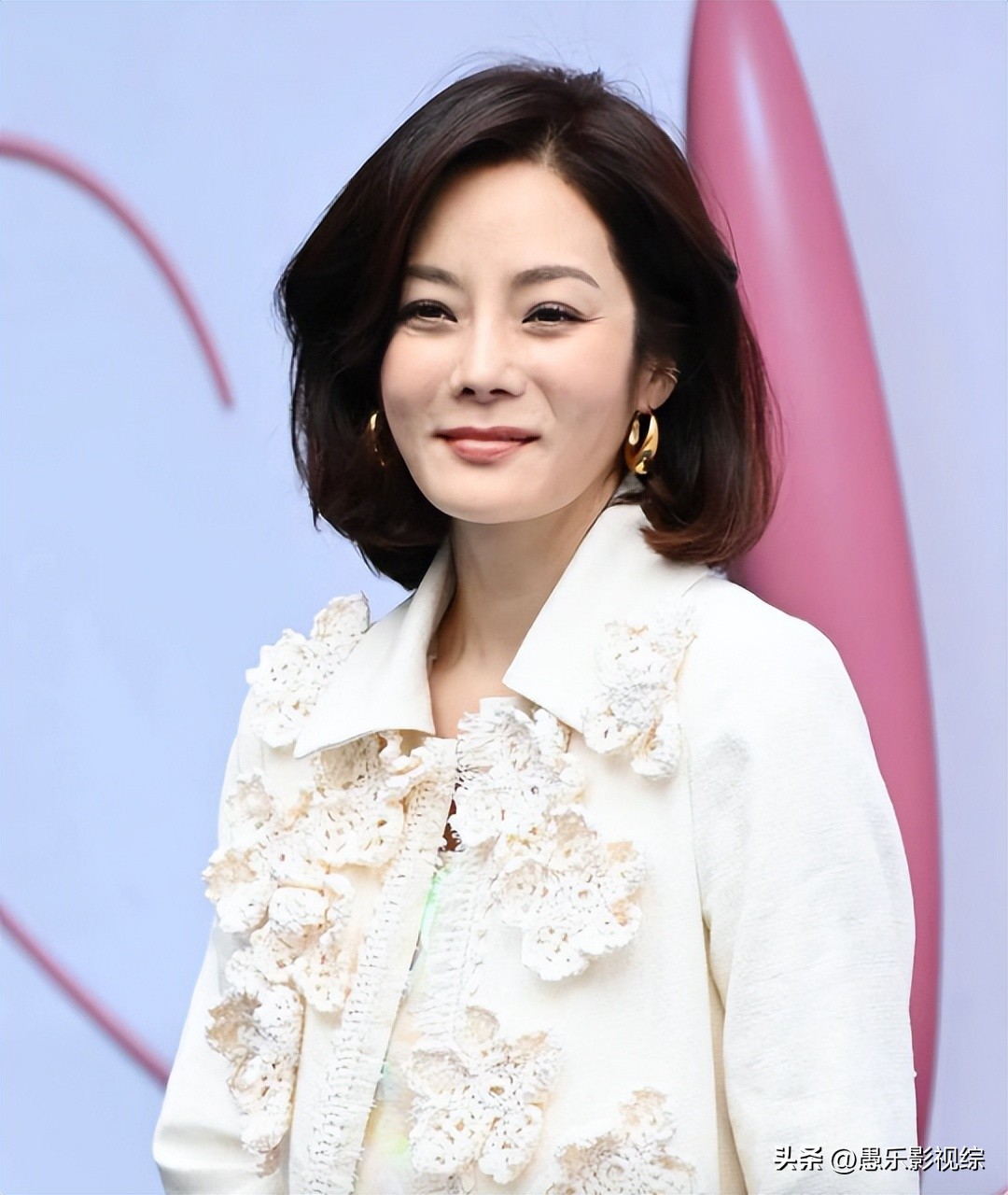 The 43-year-old Korean star Cai Lin brought her baby to the event. The ...