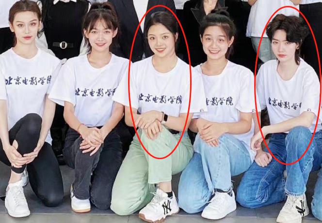 Group photo of the 22nd Beiying Experimental Class: Yan Haoxiang and He Luoluo are in the same ...