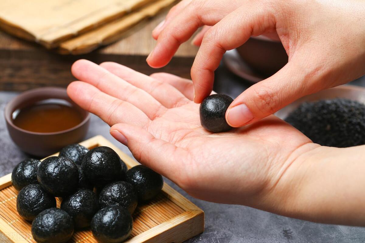 Xianfang Sanbu Pills: Tonify the spleen, kidney, and nourish the liver ...