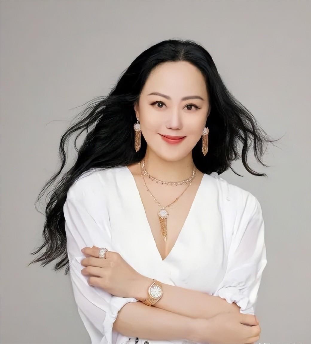 Zhang Xiaohui, Hong Kong's No. 1 witch, bought out two billionaire ...