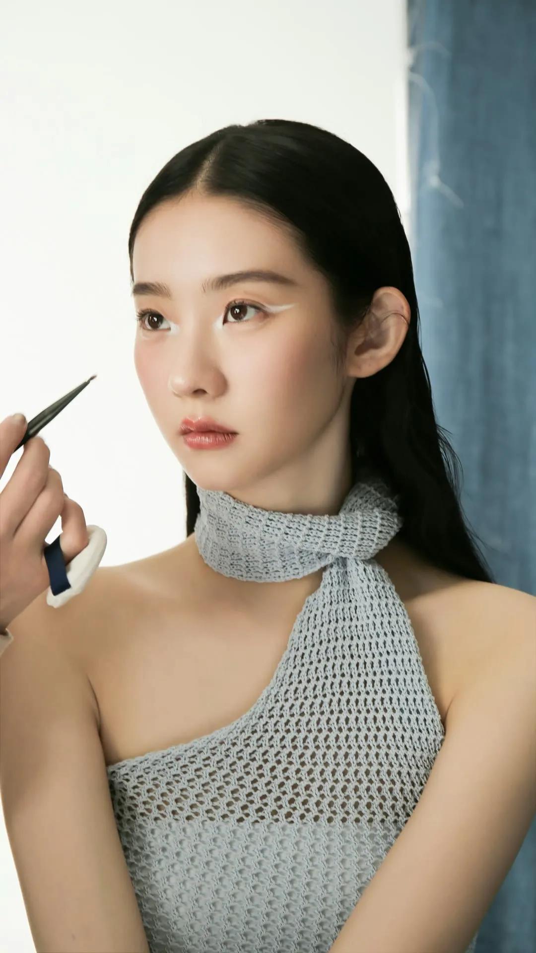 How tall is Zhang Yifan, this group of photos tells you - iNEWS