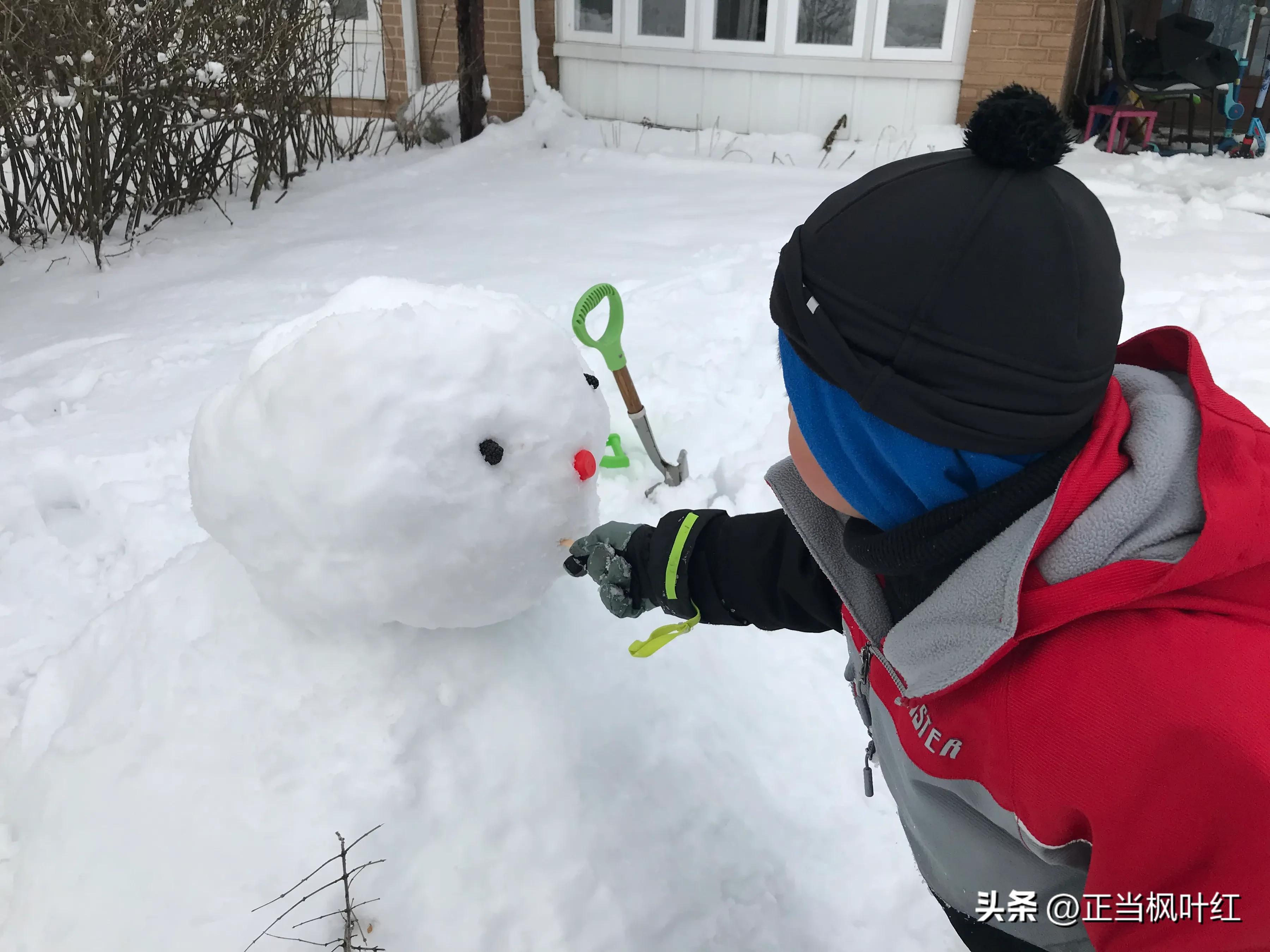 Children's joy - building snowmen, snowball fights and sleds - iNEWS