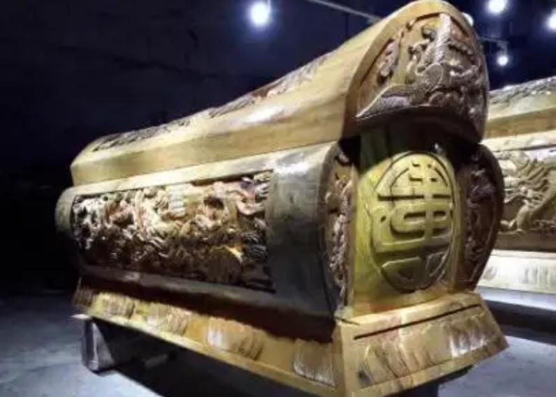Blood dripped from the coffin during Cixi's funeral. Three years later ...