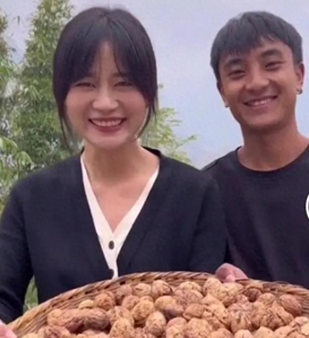 Photos of internet celebrity Qu Bu's private life were exposed after he ...