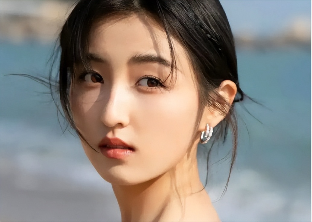 The little child star who was once well-known to everyone, now some ...