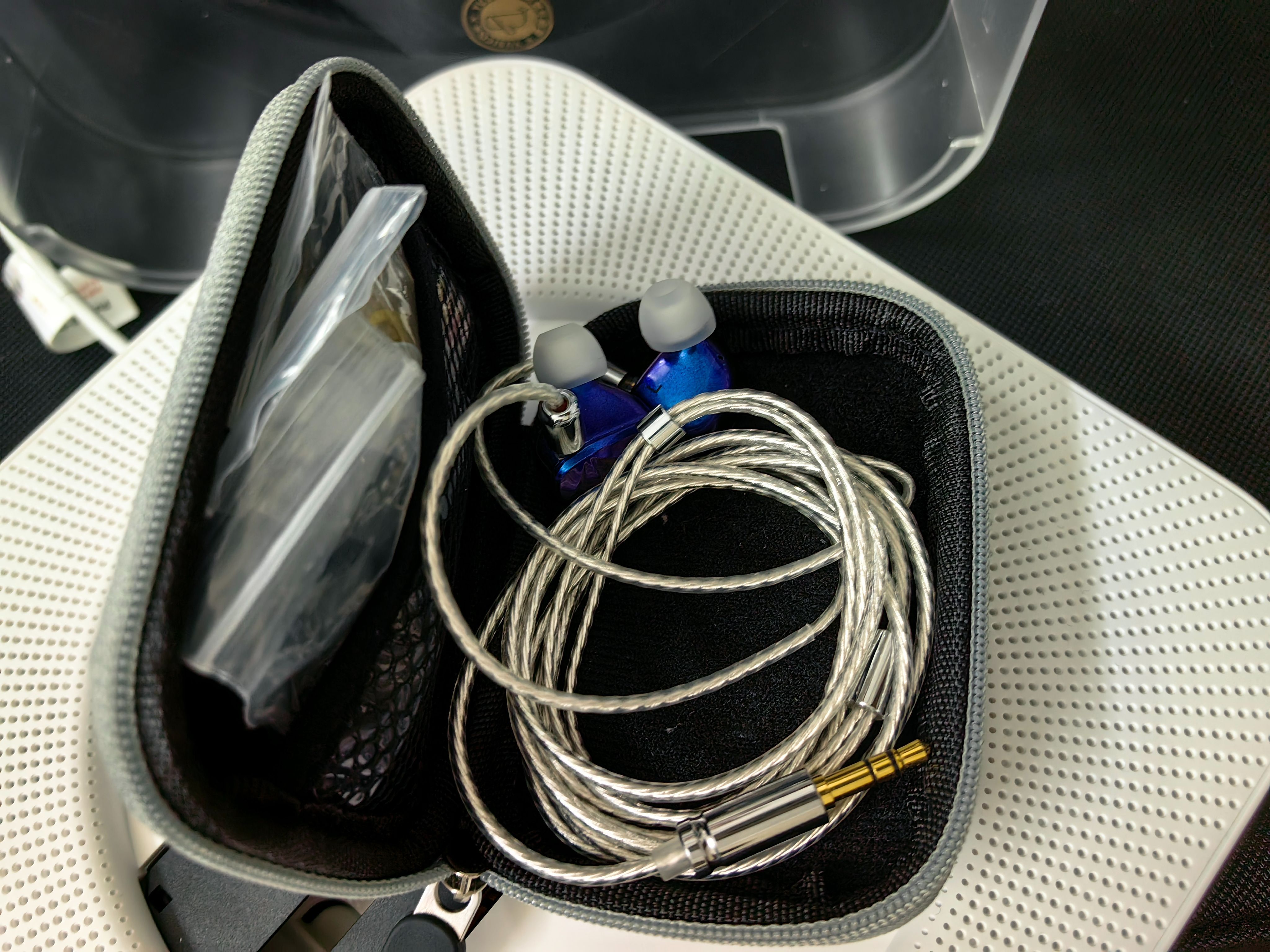 An addictive wired HiFi headset, Yuyin SG-01 OVA can be used with eyes closed - iNEWS