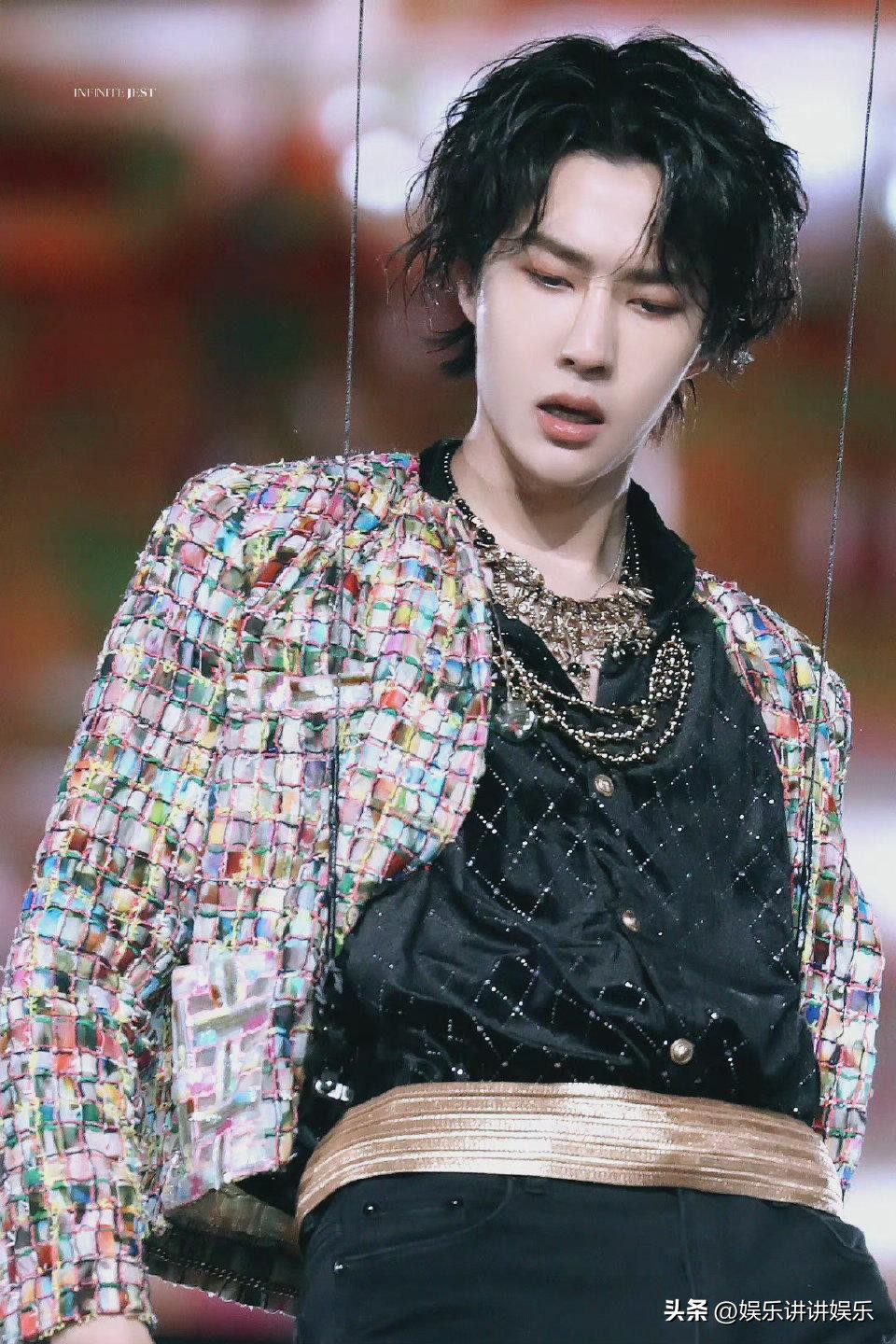 Go both ways! Wang Yibo posted the invitation letter on ins, and ...