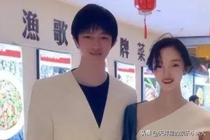 Supermodel Jin Dachuan Ju Xiaowen was photographed passionately kissing in the car, it is not ...