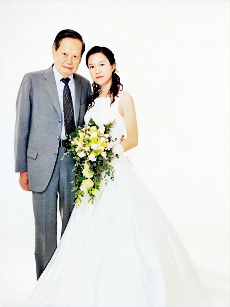 After 18 Years Of Marriage Yang Zhenning Is Full Of Energy At The Age