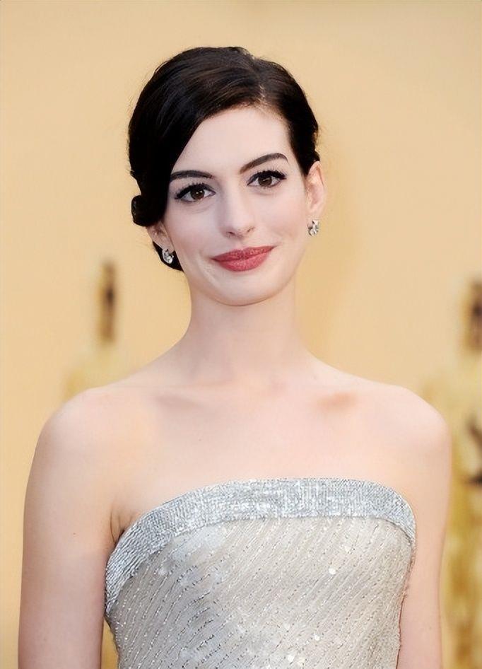 Anne Hathaway: The perfect "princess", but became the most hated ...