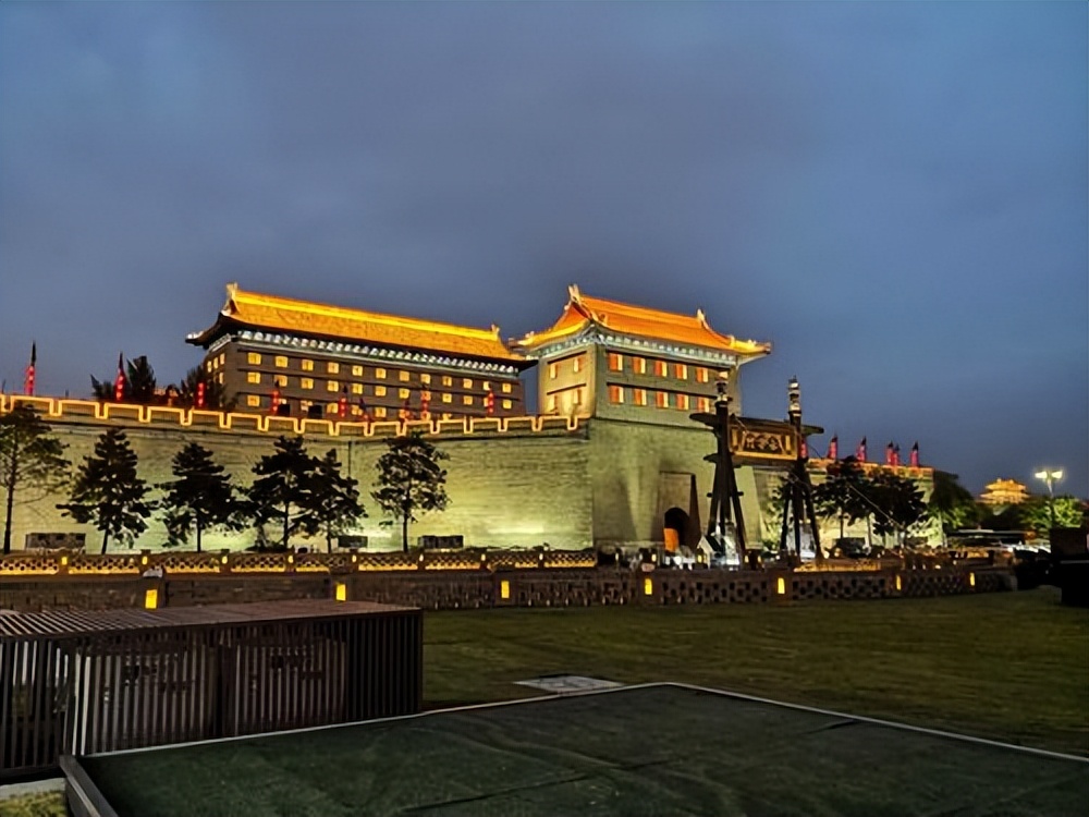 Real shots of the south gate of ancient Chang'an city, Yongning gate ...