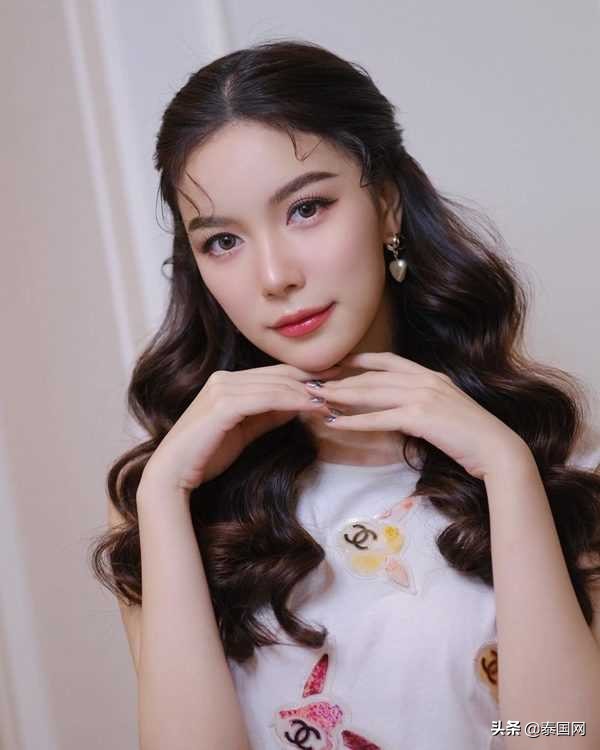 Thai star Max breaks up with Mook - iNEWS