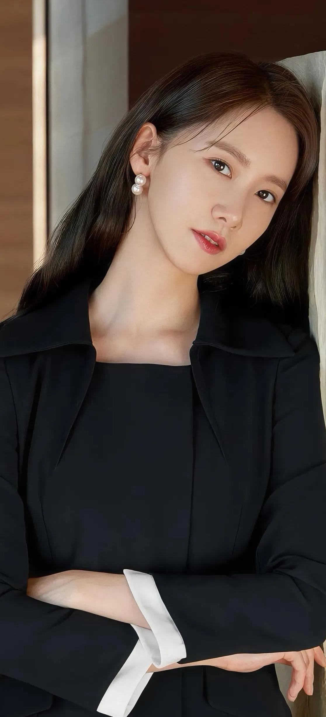 Lim Yoona Photo Album - iNEWS