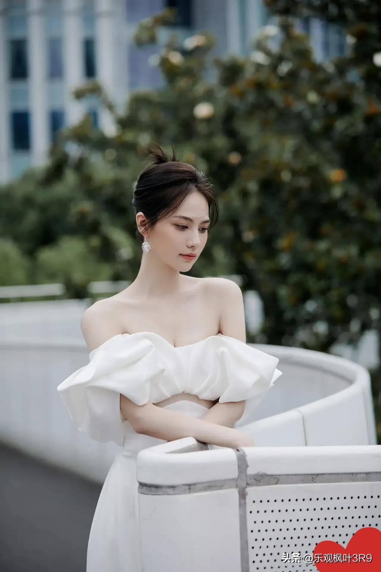 Jiang Peiyao - iMedia
