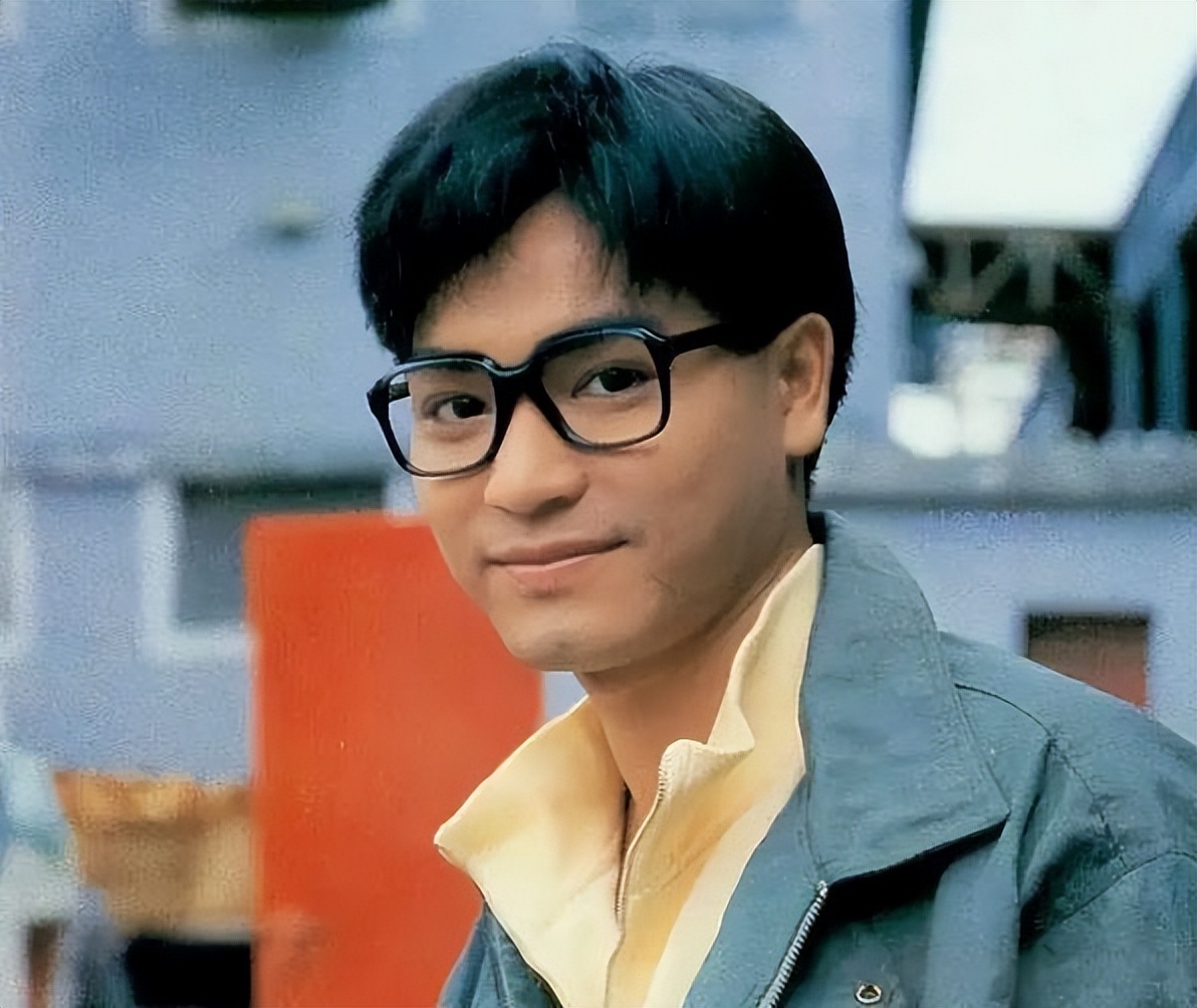 Plastic surgery for male stars might as well be incomplete, with stiff ...