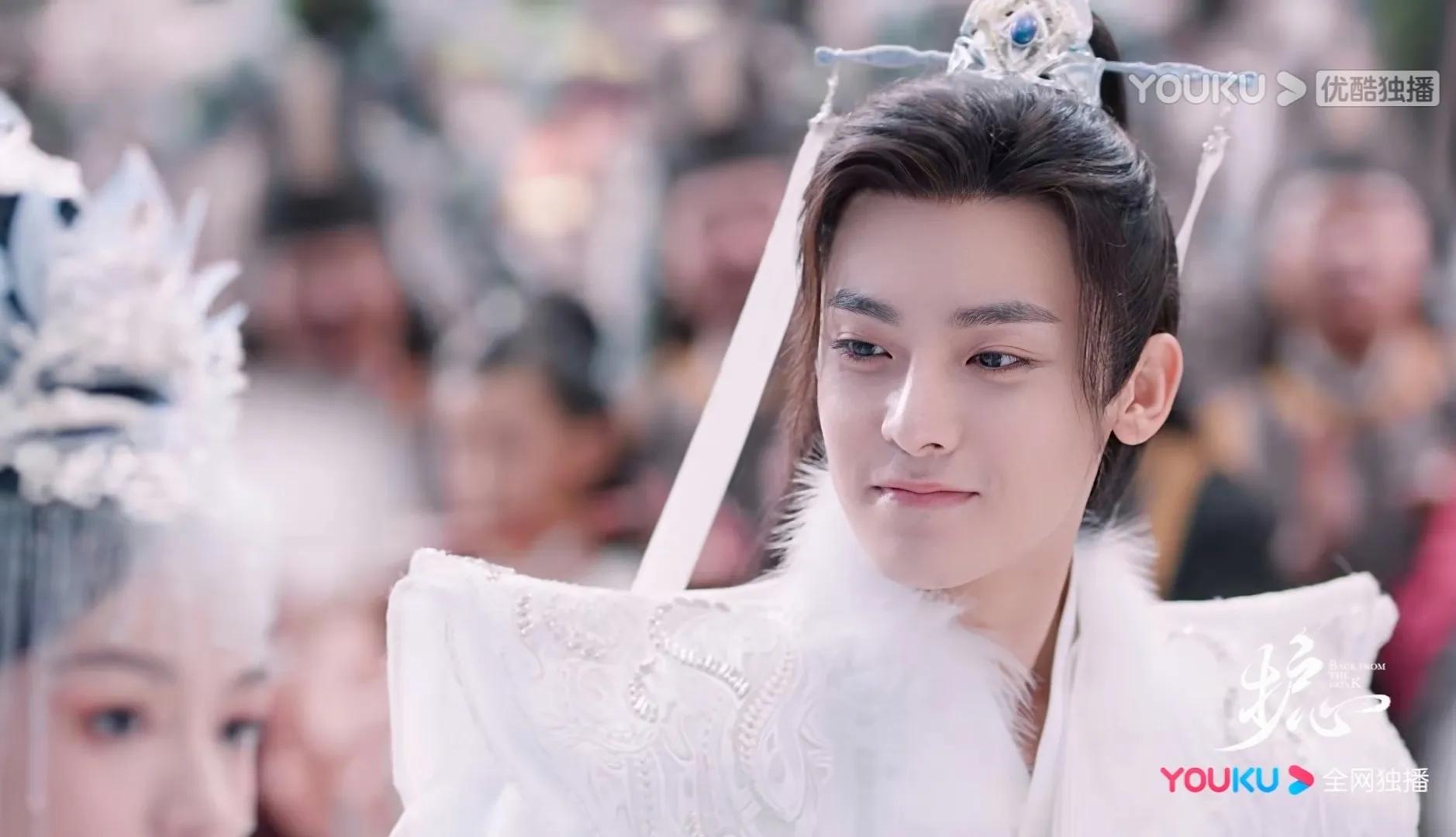 Hou Minghao and Zhou Ye's "Heart Protection" premiered! In the opening ...