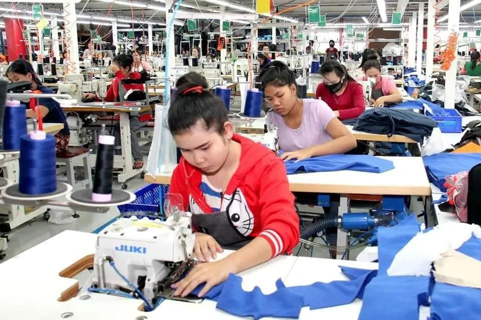 The development of Laos' economy and manufacturing industry from the ...