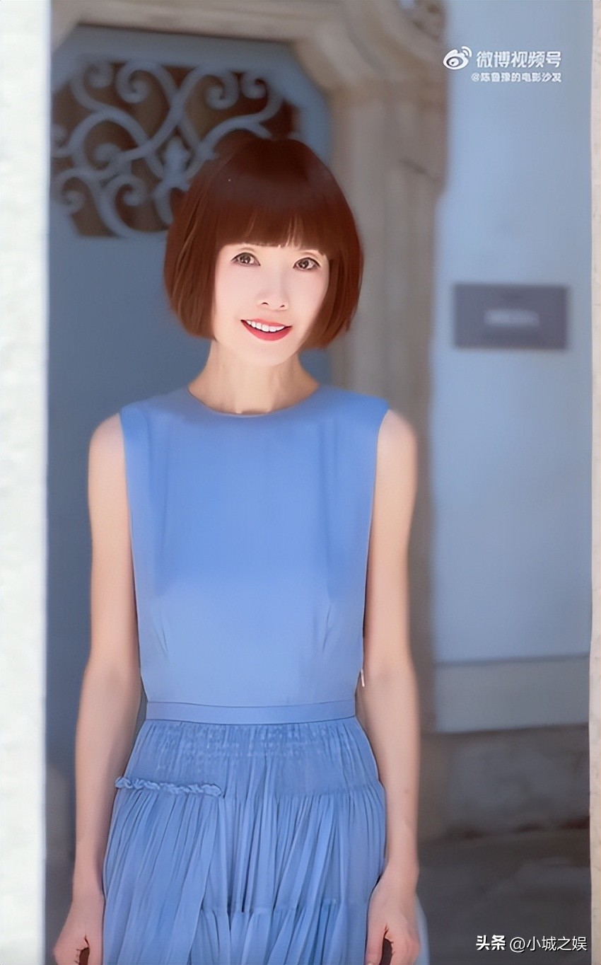 Chen Luyu strolled leisurely on the streets of Milan, skinny and skinny ...