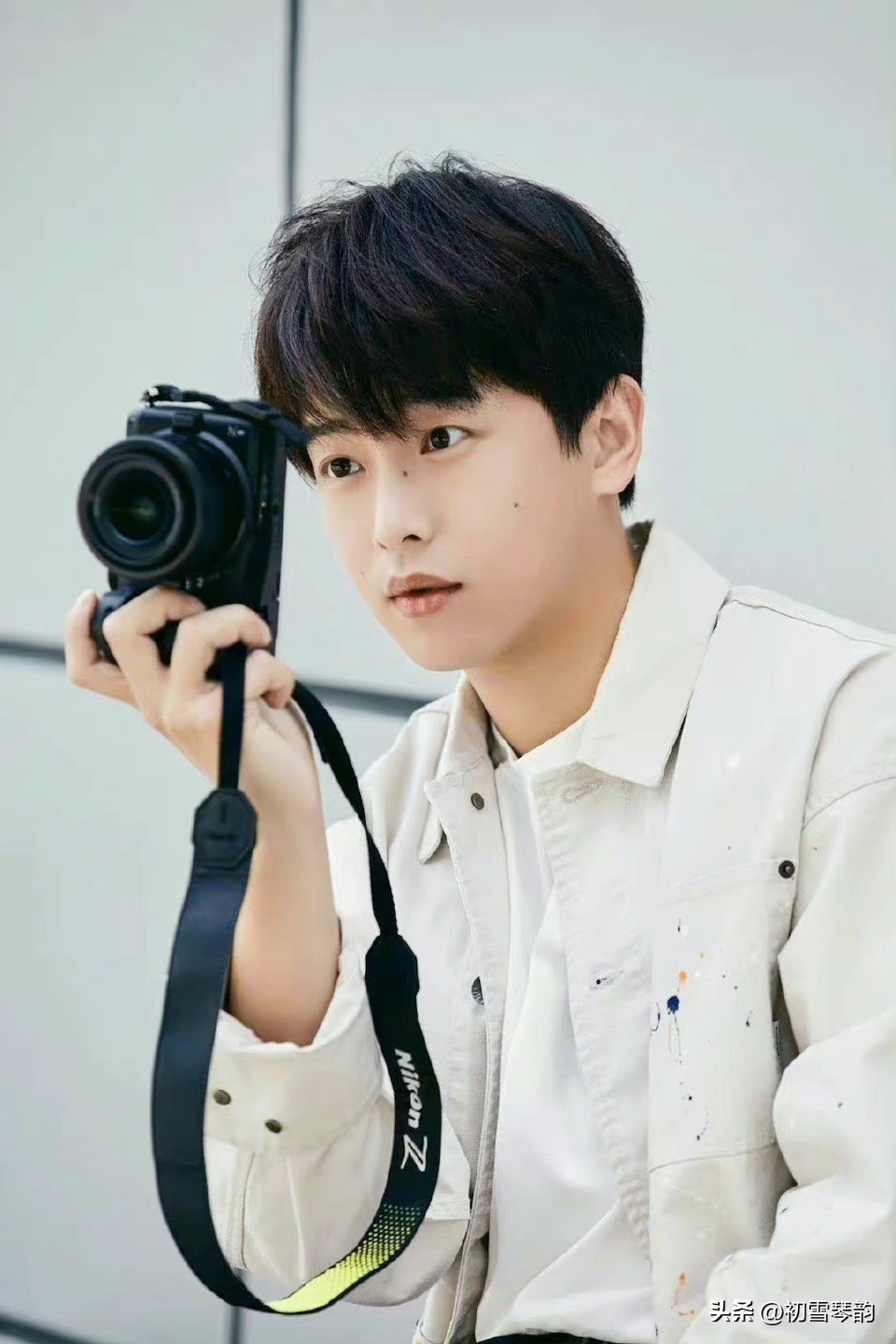 Han Yan's new film "Shake the Sun Together" starts, starring Peng ...