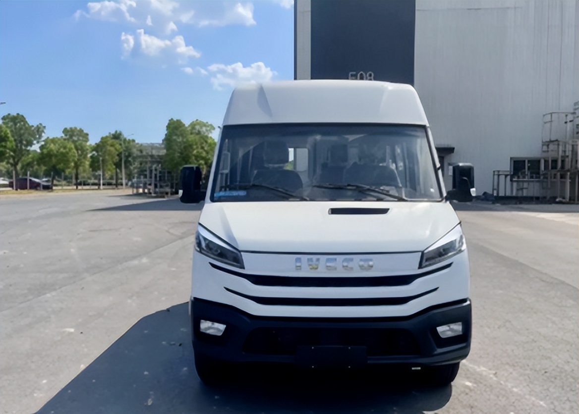 The starting price is 107,900, and the new Iveco is proudly exposed ...