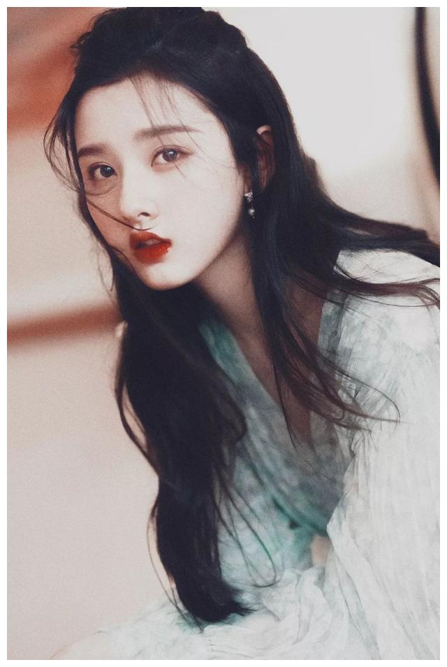 Celebrities who forgot to "turn off the lights" set off a storm of ...