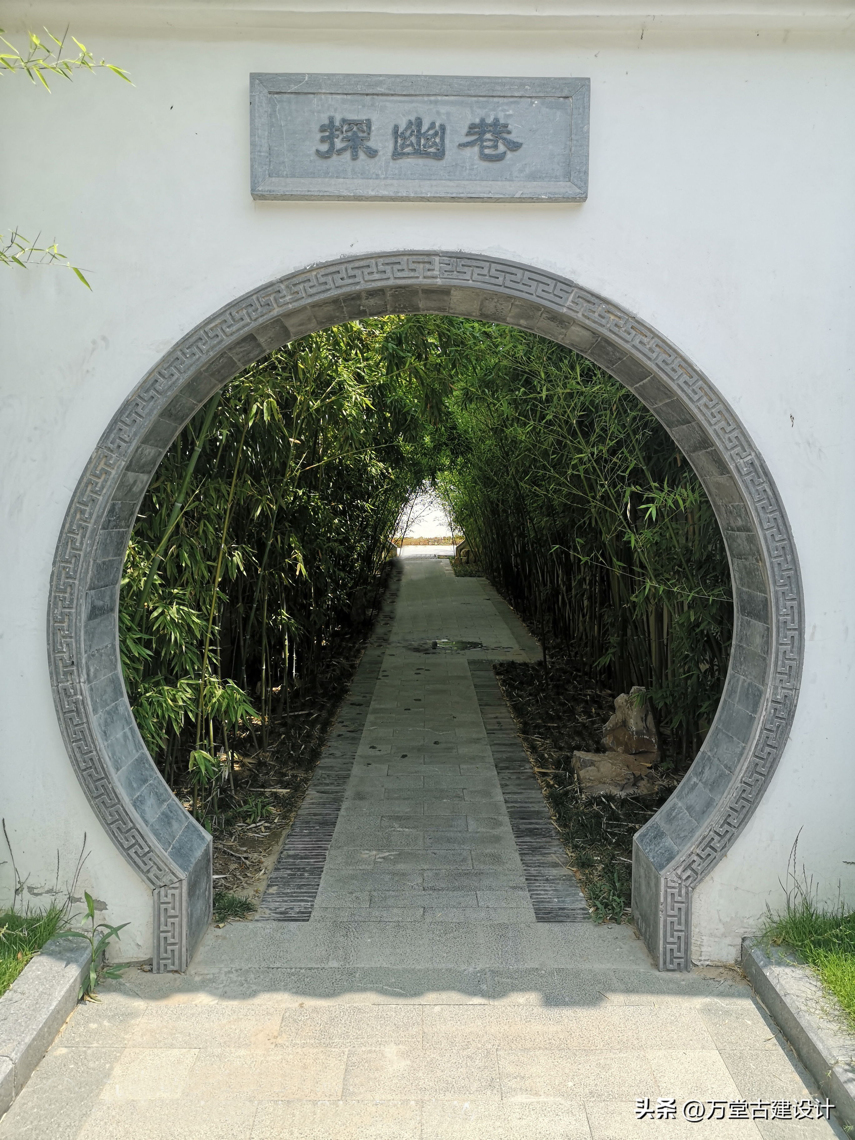 How beautiful is the moon gate in ancient gardens when used in home ...
