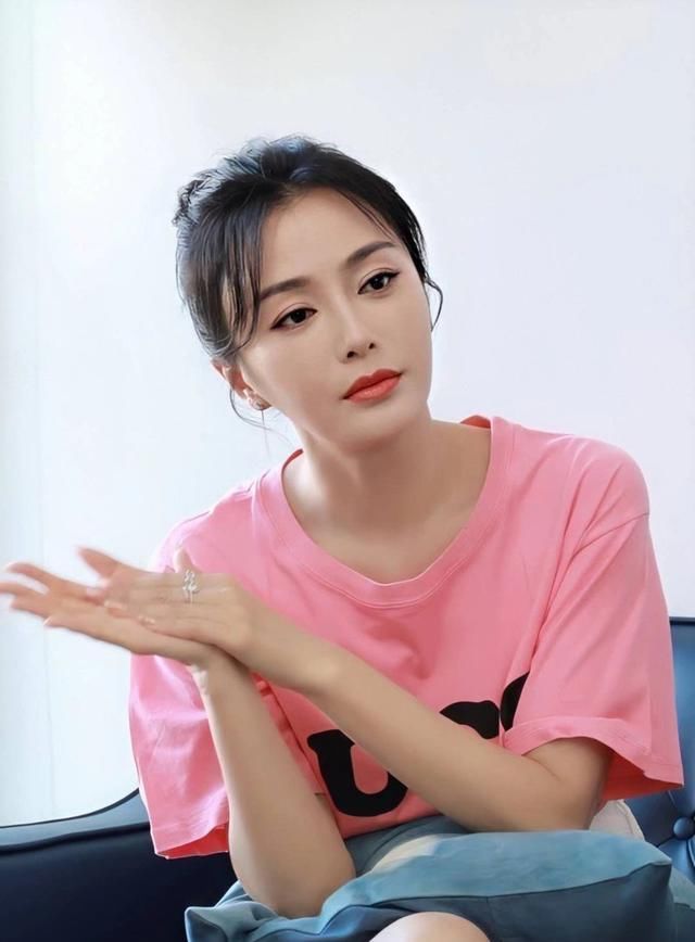 Wei Daxun and Qin Lan played hand in hand, and the two spent another night together!Do you like ...