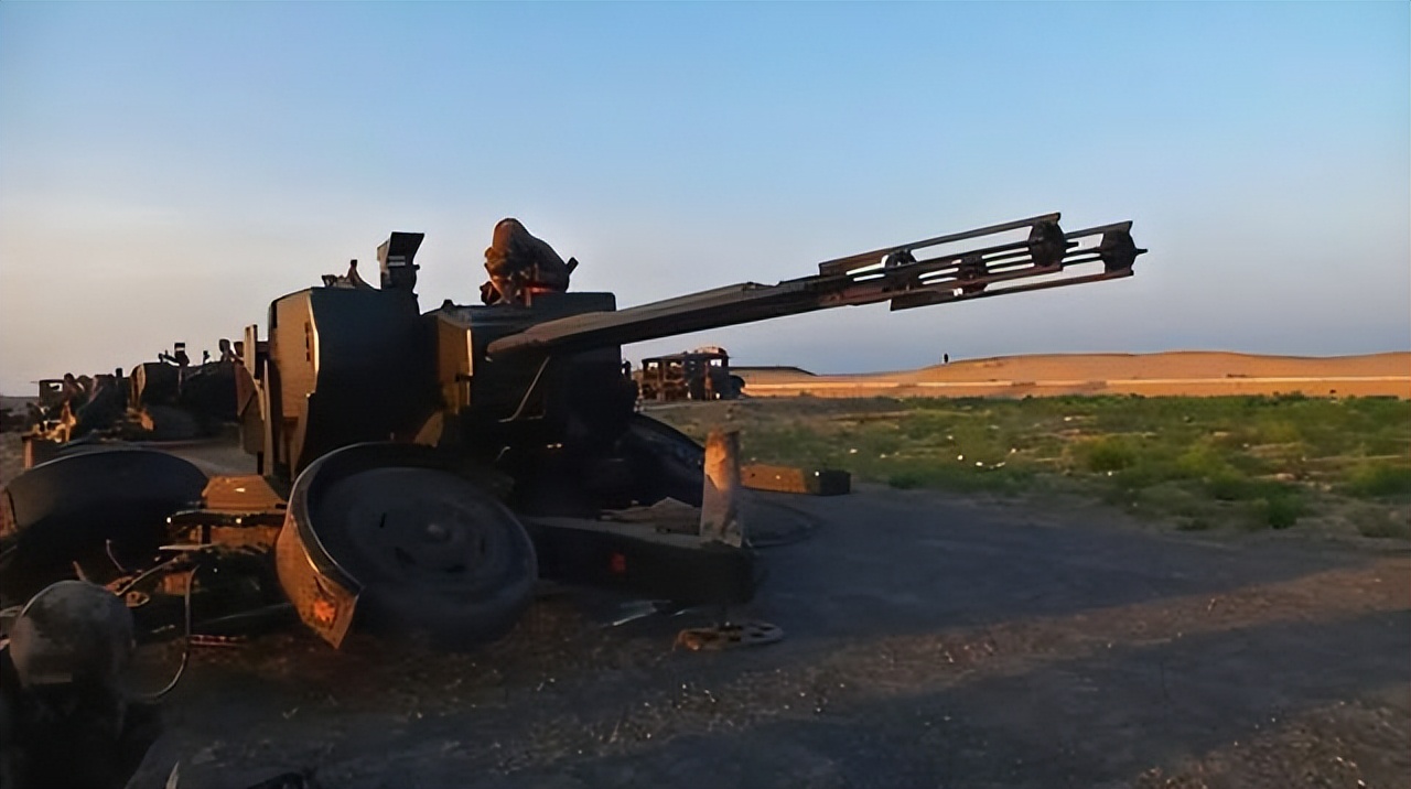 China's active army equipment - PG-99 double 35mm towed anti-aircraft ...