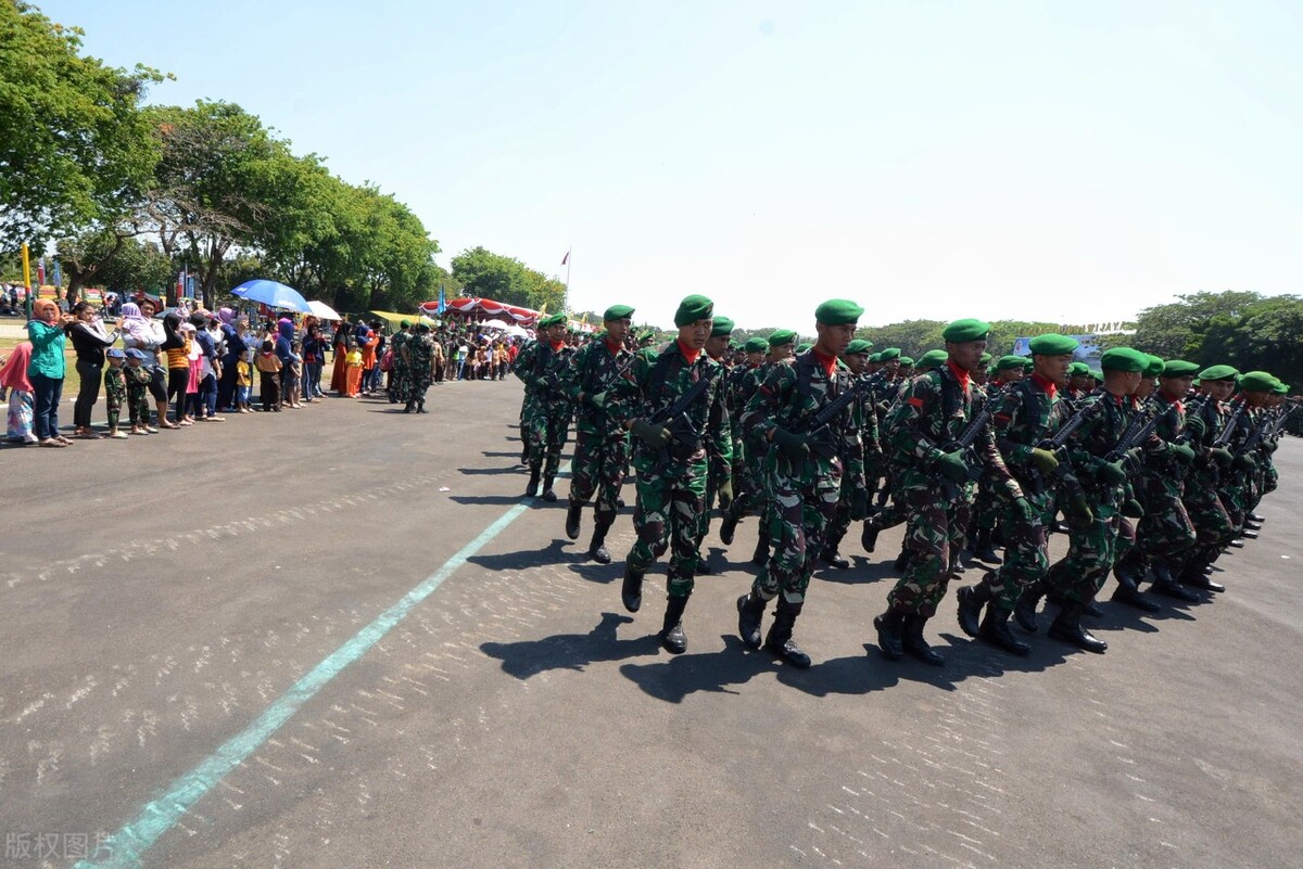 What is the military strength of "India Asan" - iMedia