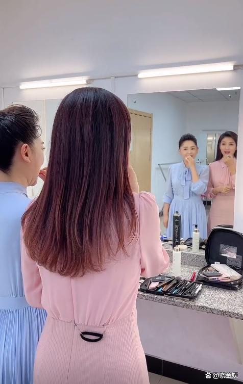 Li Jiaming: debuted on the short video platform, had dinner with sister ...