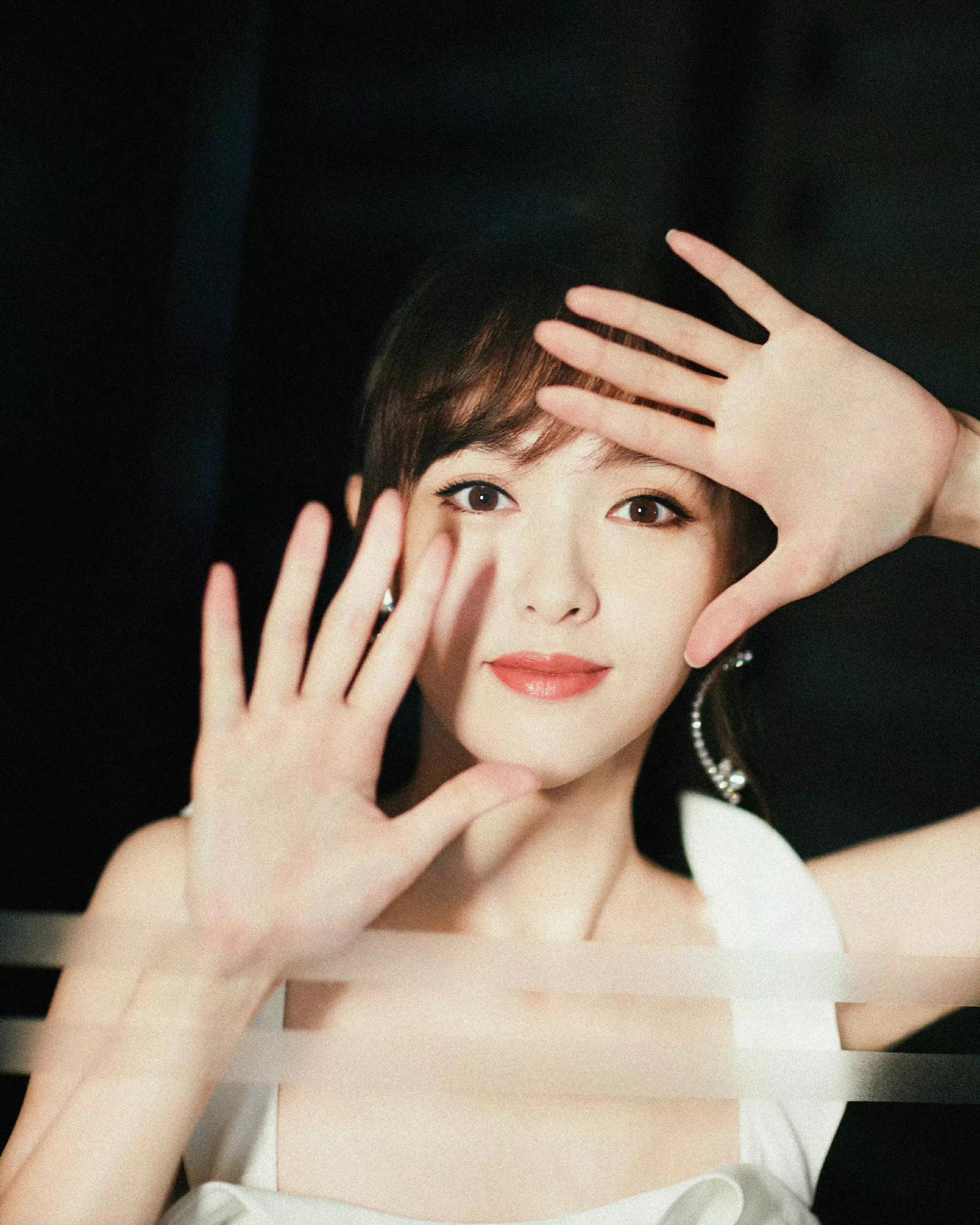 Beautiful pictures of Tang Yan - iNEWS