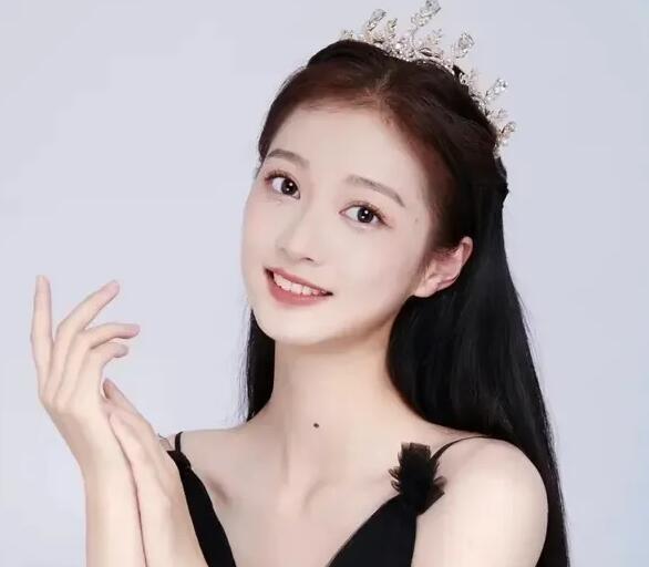 Chen Rong and Cheng Lei officially missed the Dragon TV Spring Festival ...