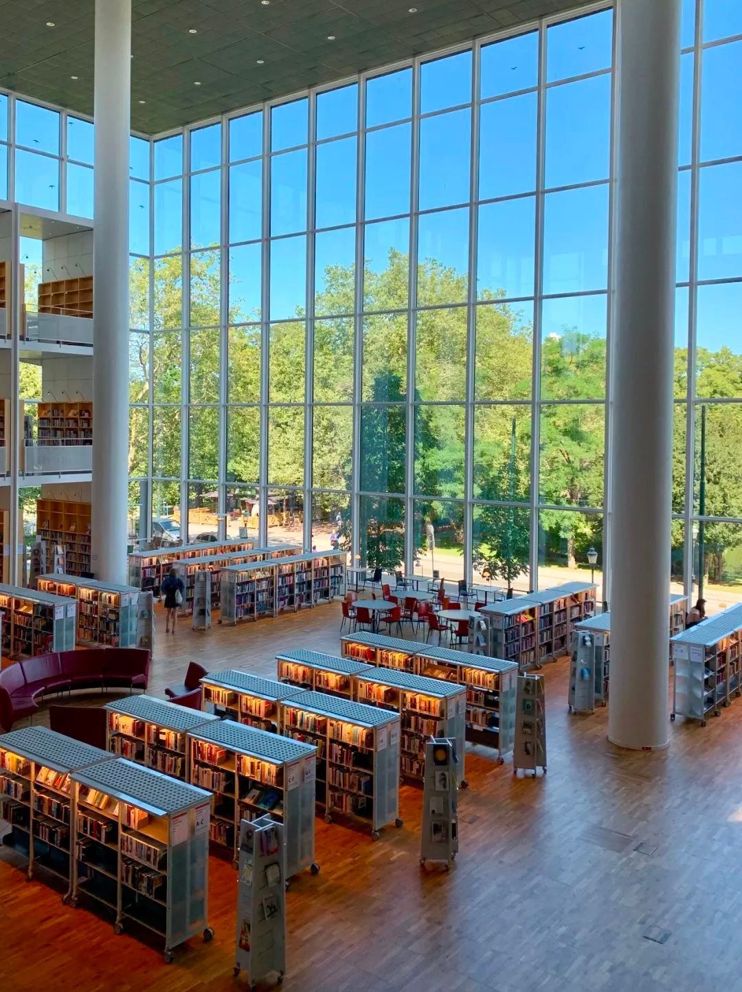 Reveal!A treasure of the cave school, let you take the library with you ...