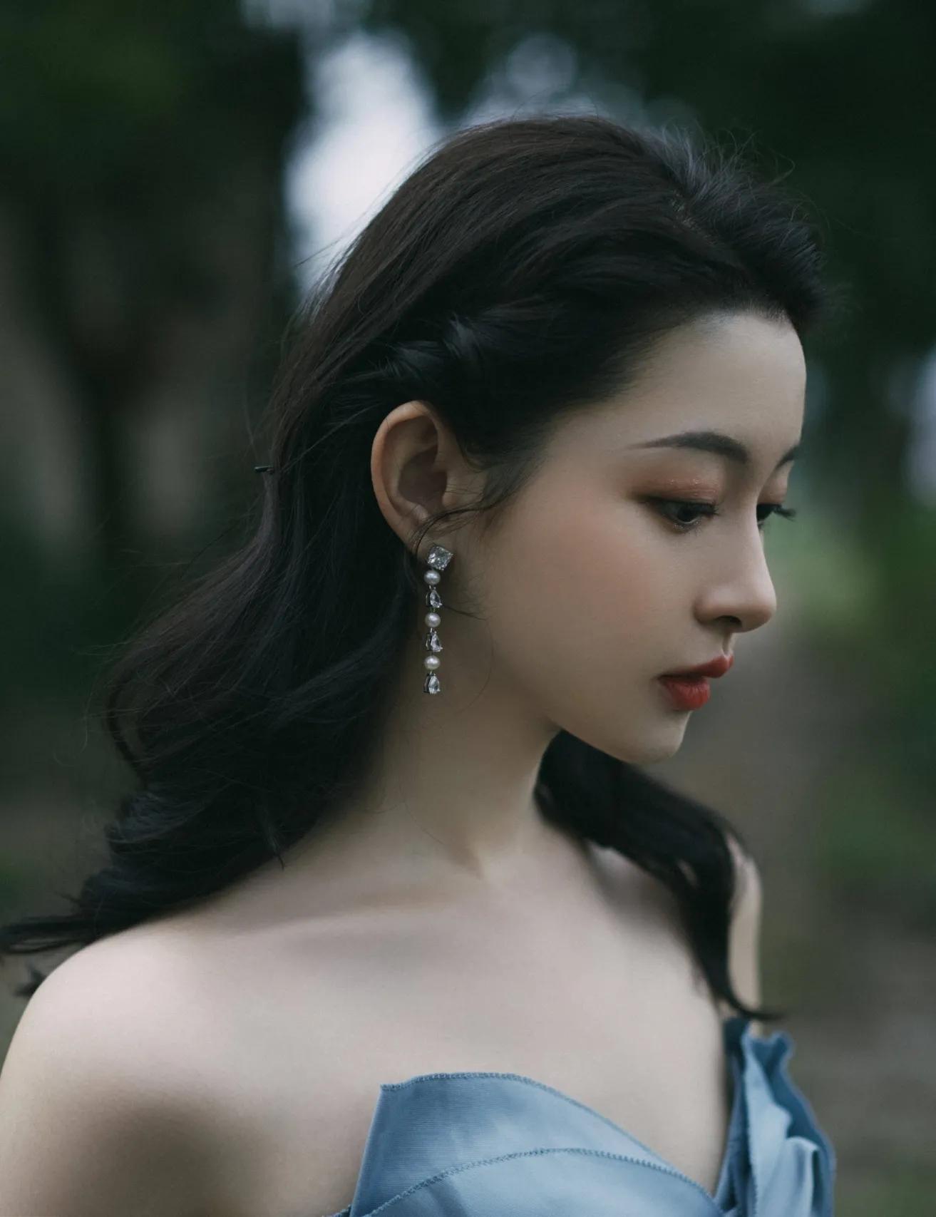 "Treasure Actress" Zhao Qing - iNEWS