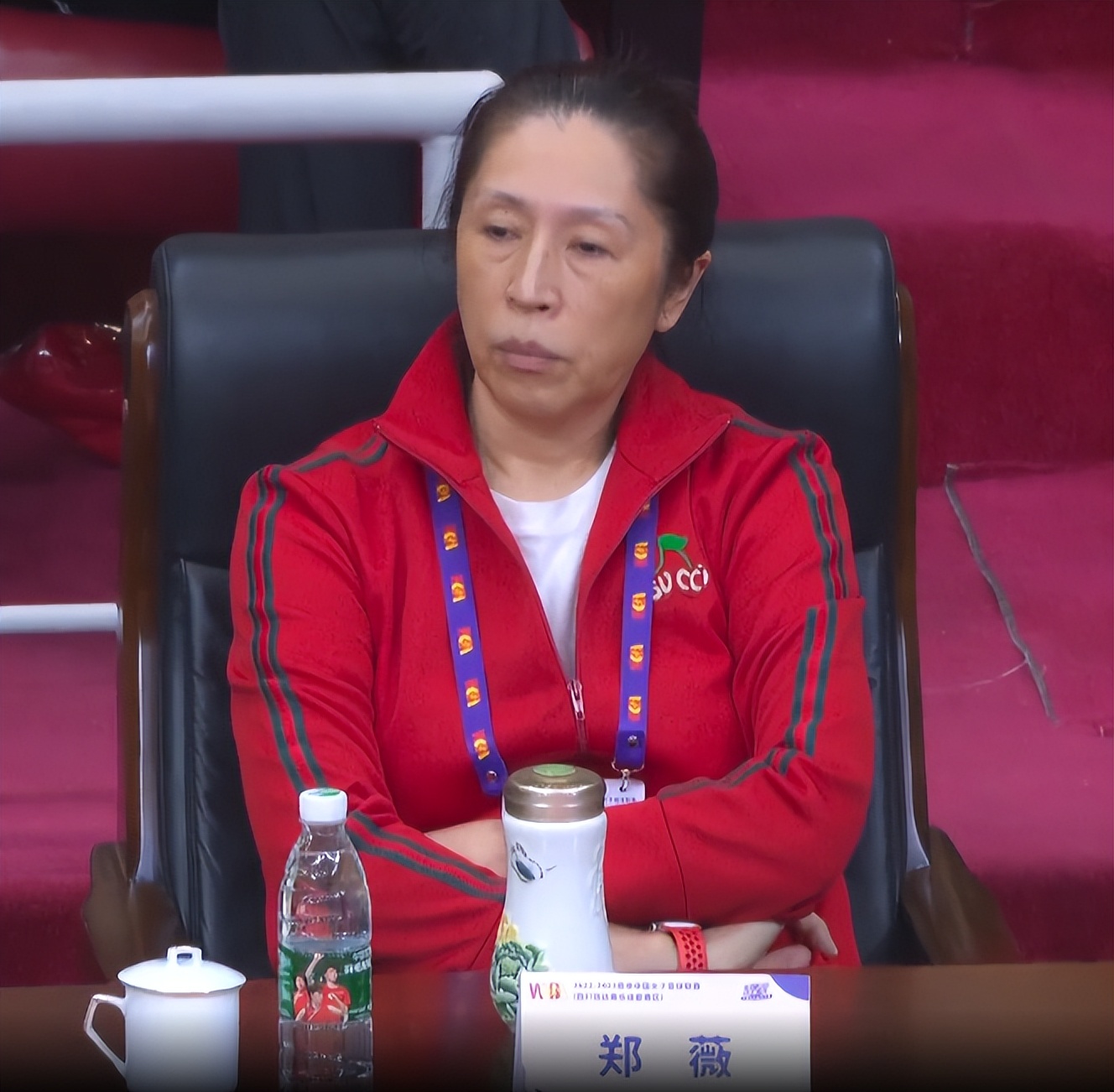 In the women's basketball civil war, Li Meng scored 12 points in a row ...