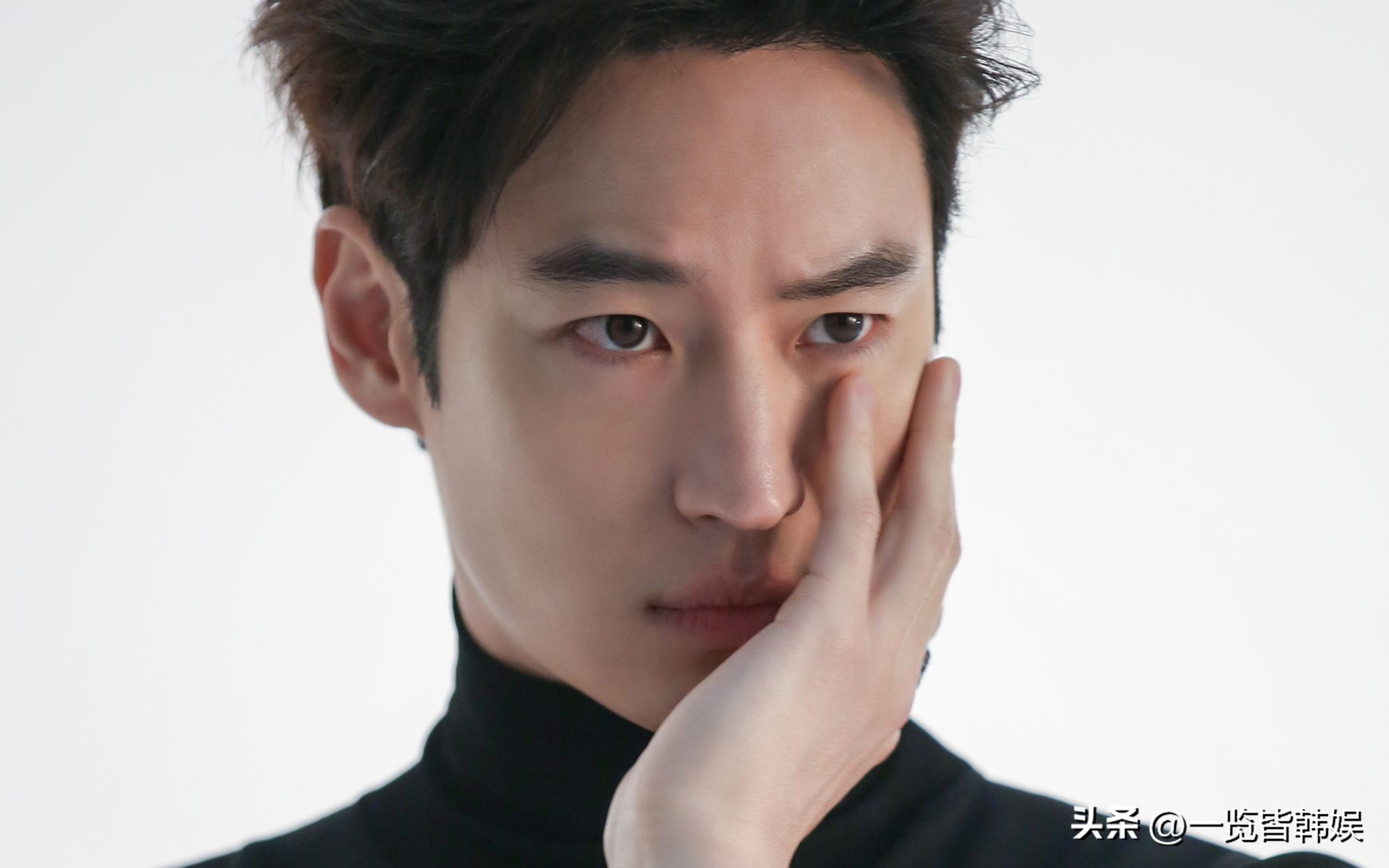 Nan Gongmin and Li Dixun took a photo together, their super cute wife ...