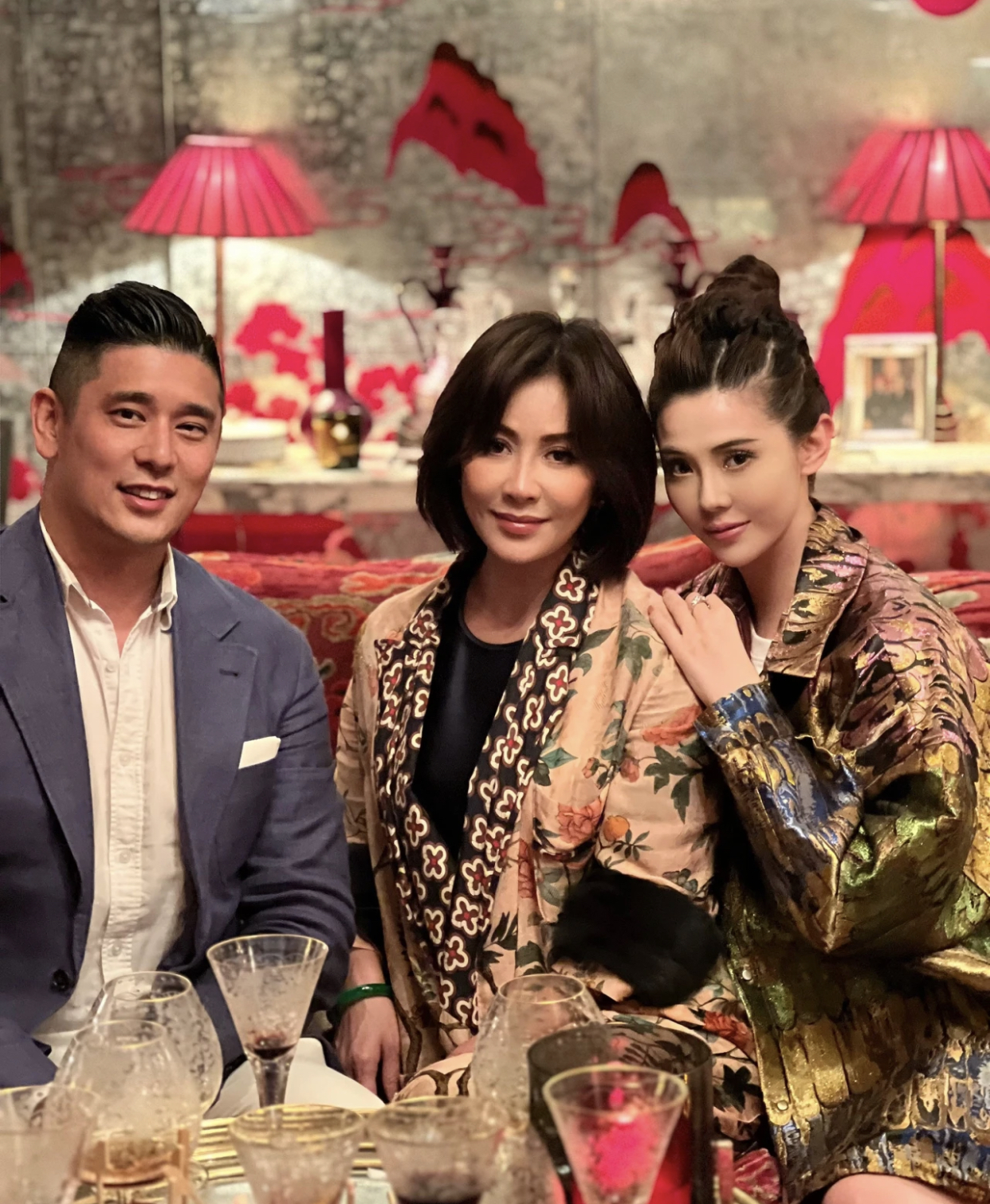 Carina Lau invites a rich woman to a family dinner, the mansion is ...