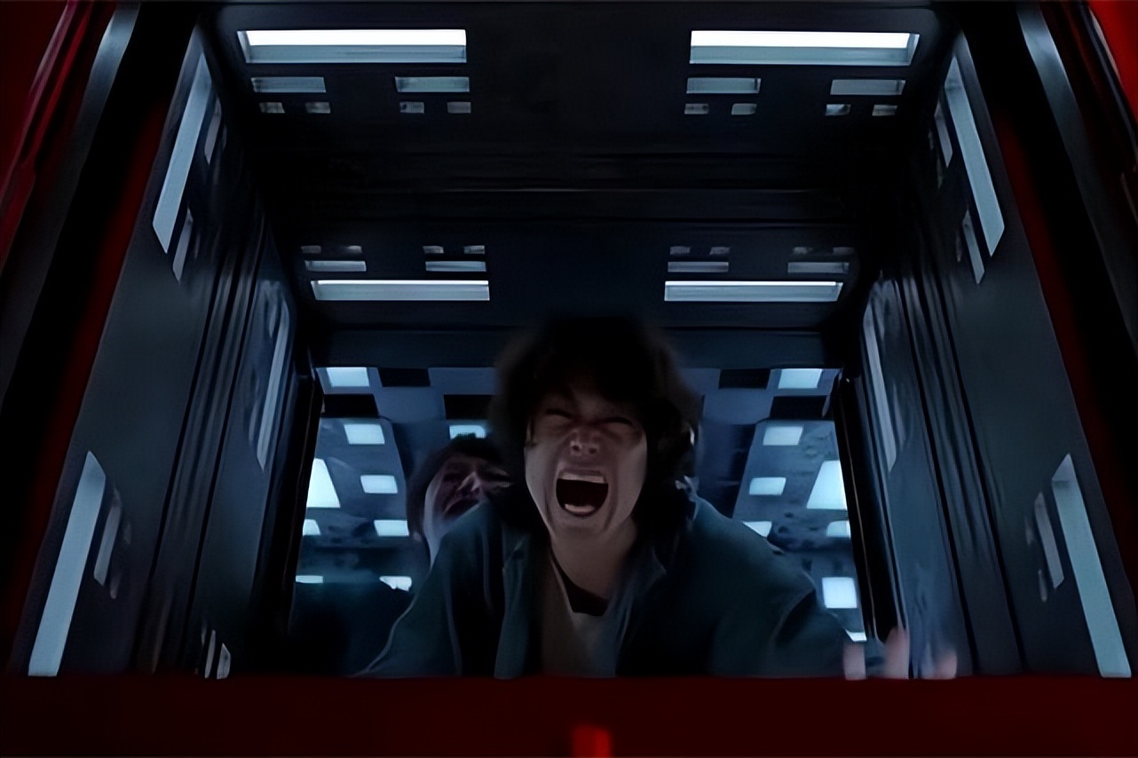 Distorted and deformed complex space, living environment on the verge ...