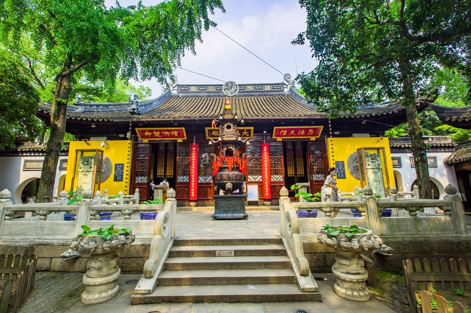 Hanshan Temple in Suzhou is well-known for its Tang poetry. What other ...