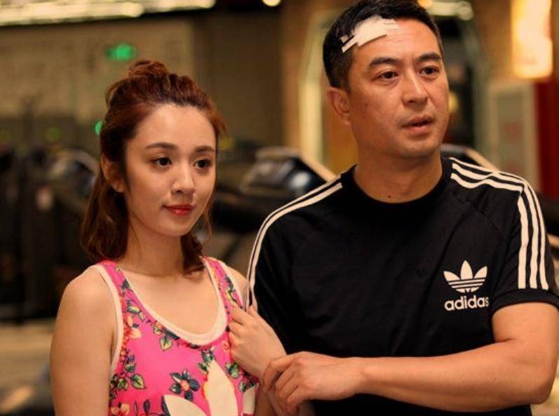 Translated by Zhang Jia: Called a "soft rice boy" by his ex-wife ...