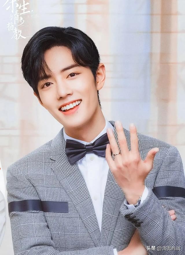 Xiao Zhan outside the play and Gu Wei in the play are both strong and ...